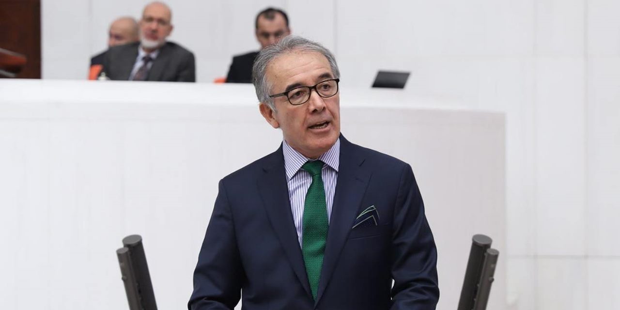 Ahat Andican kimdir, nereli, kaç yaşında?